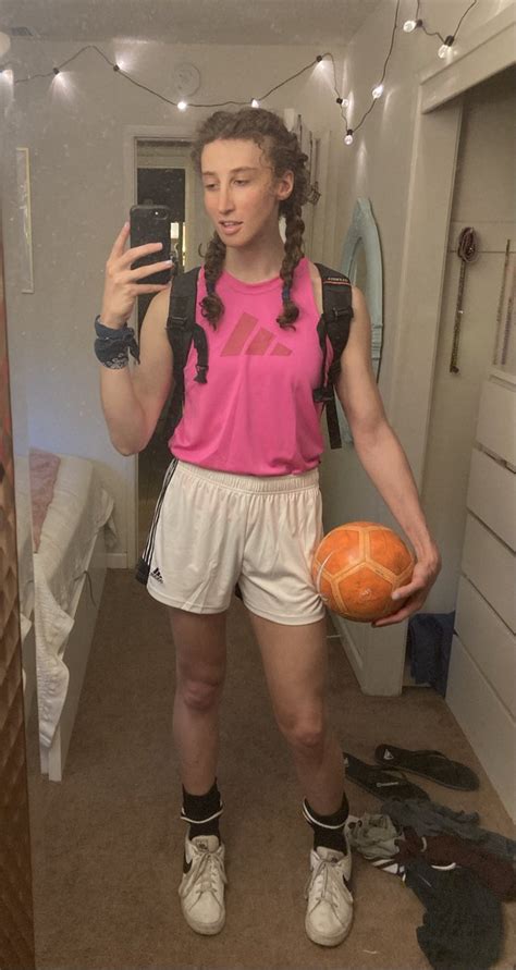 Gal La Mode ~ On Twitter Game Night