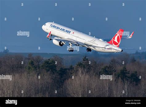 Zurich Switzerland January 2 2023 Turkish Airlines Airbus A321 271nx