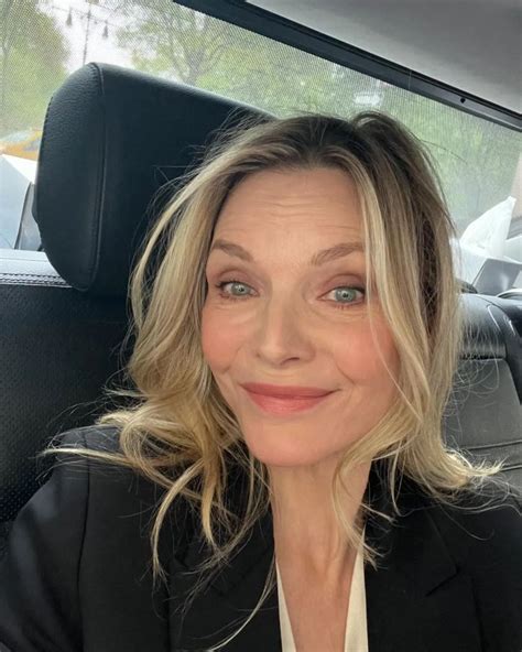 Michelle Pfeiffers Diy Makeover At 66 Highlights All Natural Beauty
