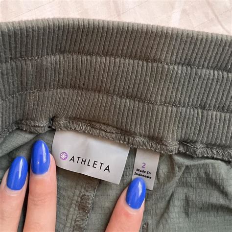 Athleta Green Cargostretchy Shorts Size 2 Perfect Depop