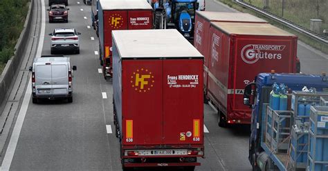 Uur File Op E313 Richting Hasselt Door Ongeval Ter Hoogte Van Geel