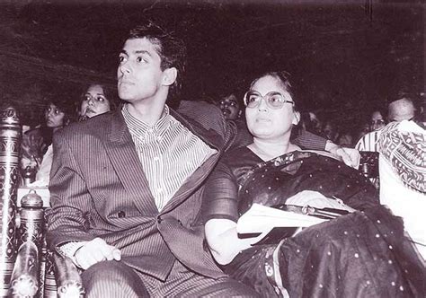 Salman Khan Emotional Moments With Mother Salma Khan Pics Indiatv News