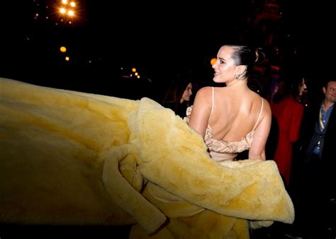 Bella Thorne Sexy Braless Nipples Coperni Fashion Show Disneyland Hot