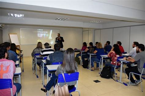 IEL promove curso de oratória para melhorar a comunicação