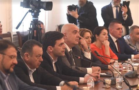 Комисията за дейността на Нотариуса и на Петьо Еврото ще излезе с доклад до 26 септември