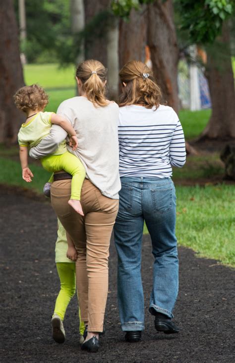 La Justice Autorise Ladoption Par Un Couple De Femmes Dun Enfant