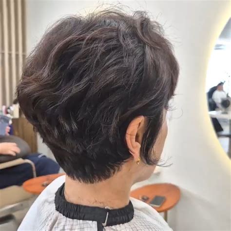 곱슬모발을 숏보브컷으로 예쁘게 컷트 해드렸어요 숏보브컷 컷트단발 컷단발 짧은보브컷 컷트머리스타일 40대단발스타일 곱슬머리단발스타일 곱슬모발컷트스타일 컷트