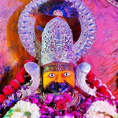 बाबा हमें किसी बात की फिक्र नहीं है क्योंकि जय श्री श्याम ️ ️🙏