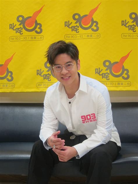許廷鏗拉胡鴻鈞開Live唔比佢唱歌怕佢唱得好過我 星島日報