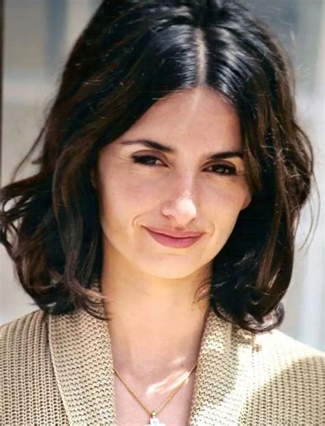 Top 20 Penelope Cruz Hairstyles And Haircuts Ideas For You To Try