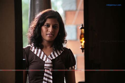 Kiruthika Actress Hd Photosimagespics And Stills 187195