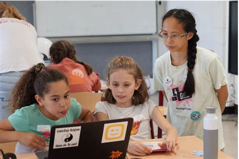CoderDojo Sint Katelijne Waver Viert 10de Verjaardag Met Familiedag