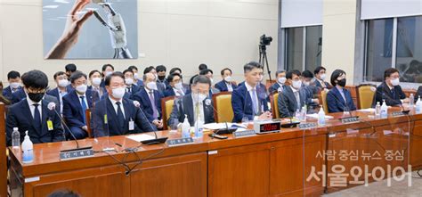 포토 불출석 사유서 냈다 철회한 최태원 회장