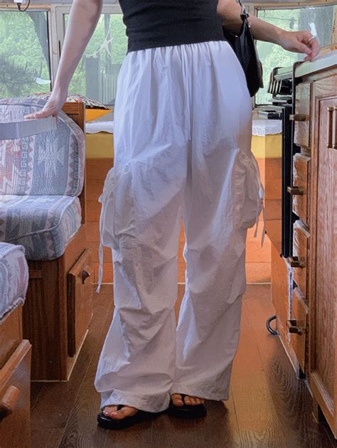 언틸 리본 카고 Pants 3color 포켓러블리힙빈티지와이드고프코어캐쥬얼데일리봄신상캠퍼스룩바스락나일론 에이블리