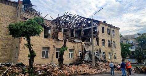 Las Fuerzas Rusas Mejoran Posiciones En Las Regiones De Járkov Y