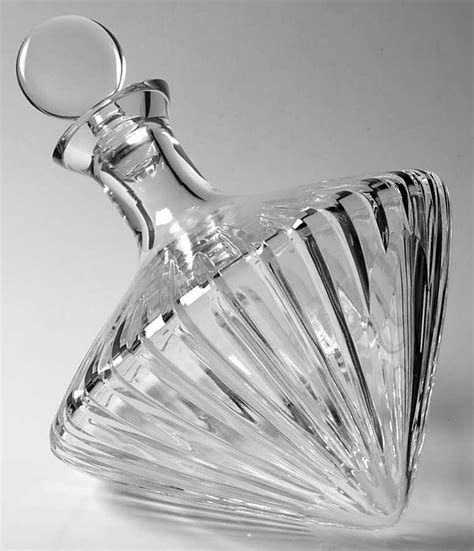 Peerage Round Curved Bowl Large Top Shaped Decanter And Stopper By