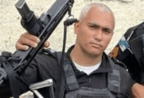 Capitão Da Pm Morre Durante Confronto Com Criminosos No Morro Do Urubu