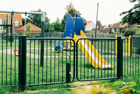 Mono Hinge Self Closing Double Gate Mono Hinge Gates