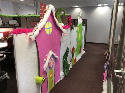 Whoville Christmas Cubicle Decorations