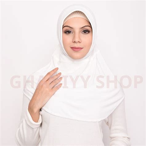 Macam Macam Warna Putih Leah Ellison