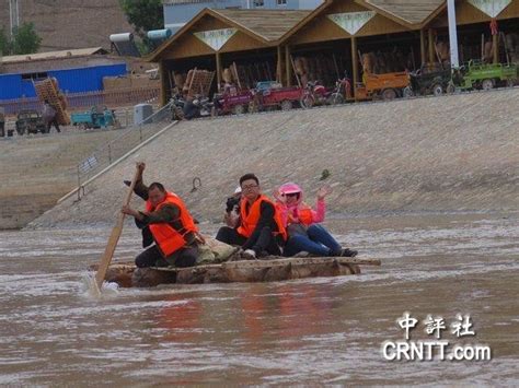 中评镜头：搭羊皮筏子渡黄河又惊又险