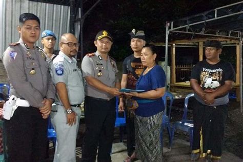 Kapolres Jembrana Serahkan Santunan Polisi Tewas Lakalantas BALIPOST