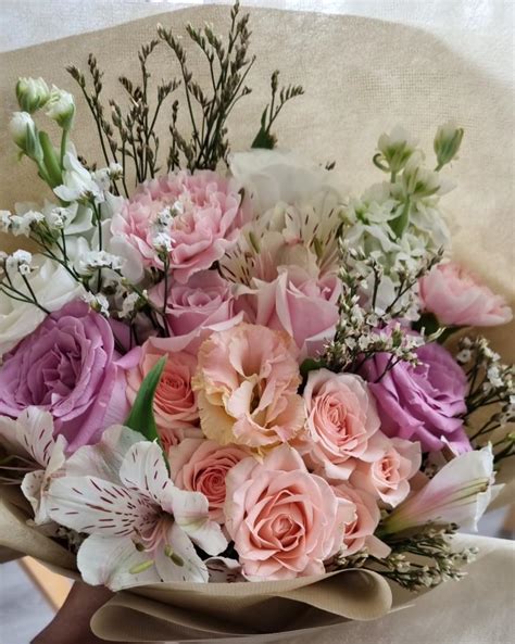 Fresh Flower Bouquets Hobbies And Toys Stationery And Craft Flowers
