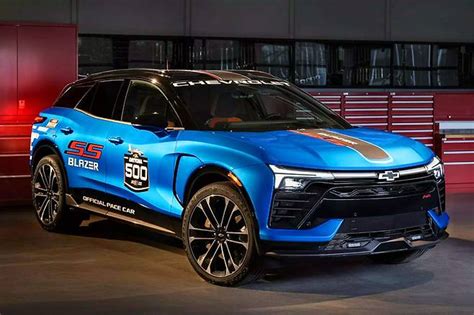 3년 전에 공개됐던 車 드디어 공식 출시를 앞둔 고성능 전기 Suv 정체는 토픽트리