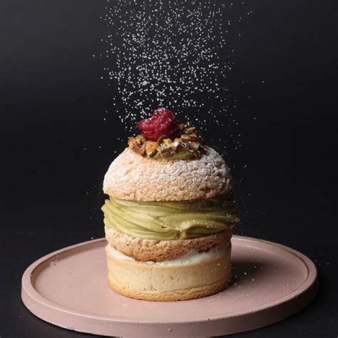 עוגת שמרים גבינה לבצק 250 גרם קמח 5 גרם שמרים יבשים 50 גרם חמאה רכה 75 גרם חלב פושר 1 ביצה 40