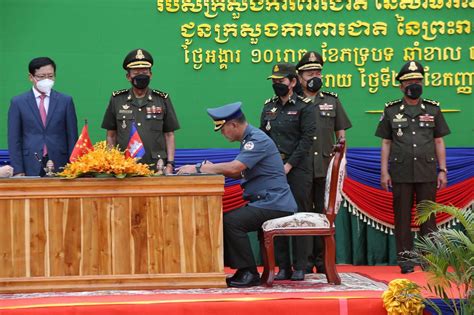 សម្តេចពិជ័យសេនា ទៀ បាញ់
