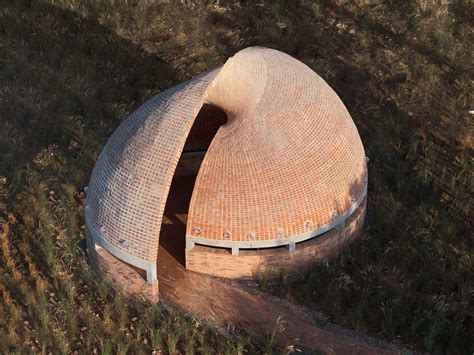 HCCH Studio Creates Twisted Brick Shell Library To Cuddle Visitors