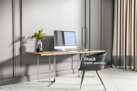 크리에이티브 디자이너 데스크탑 컴퓨터 화면 장식 공장 및 콘크리트 바닥으로 꾸며진 현대적인 인테리어 3d 렌더링 3차원 형태에 대한 스톡 사진 및 기타 이미지 Istock