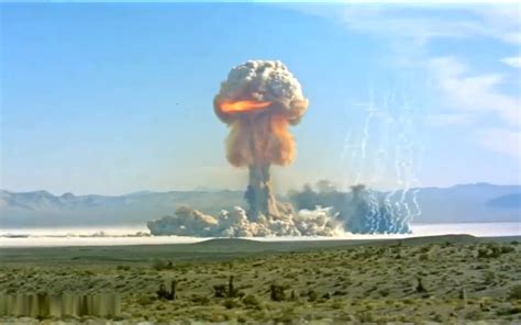 美国陆军试射小型原子弹 爆炸威力毁灭周边一切哔哩哔哩bilibili