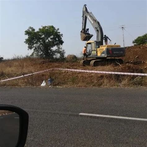 Poclain Machine In Mumbai पोक्लेन मशीन मुंबई Maharashtra Poclain