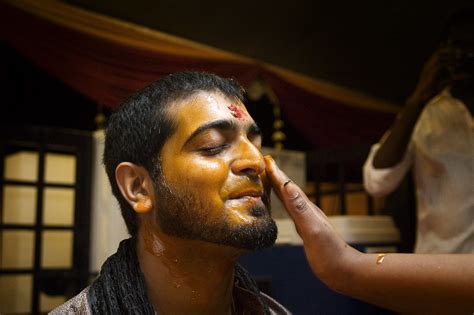 Top 5 Benefits Of Turmeric Essential Oil For Skin Droplet Care