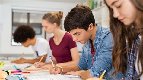 Вижте отговорите на матурата по английски език за 12 клас за 2024 г