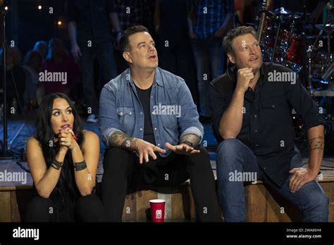Barmageddon From Left Nikki Bella Carson Daly Blake Shelton