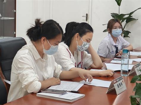 新闻传播学院顺利开展辅导员助理招聘面试活动