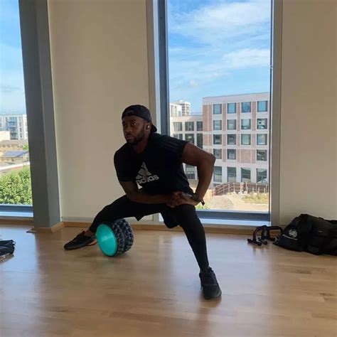 Back Stretch On Foam Roller The Ultimate Solution To Relieve Pain And