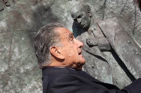 Eduardo Eurnekian Presidente De La Fundación Raoul Wallenberg Habla