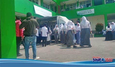 Smk Bhineka Penerima Program Makan Bergizi Gratis Perdana Di Karawang