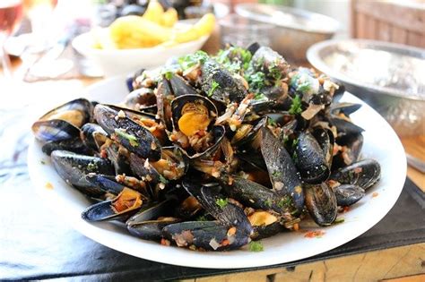 How To Make Spanish Style Mussels Recipe Traditional Spanish Food