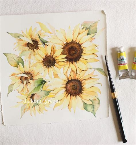 해바라기 해바라기일러스트 해바라기수채화 좀 더 그려서 완성🌻 예전 그림들 다시 꺼내 보고 있는데 ㅎㅎ😅좀 더 정성을 쏟아야겠다