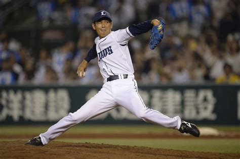 12月壁紙・待受けカレンダーは高橋光成投手 もうダウンロードしましたか？ 並べて見るとわかる！西口投手とフォームが本当に似ています