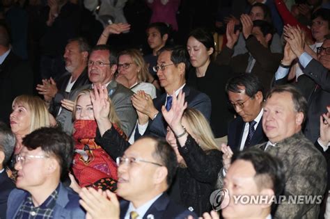 아르헨티나 수교 60주년 기념공연 관람하는 한덕수 총리 연합뉴스