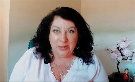 أميركية تطلب الجنسية الروسية بعدما اتهمت بايدن بالاعتداء عليها جنسيا