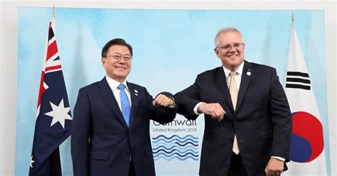 인사하는 한 호주 정상