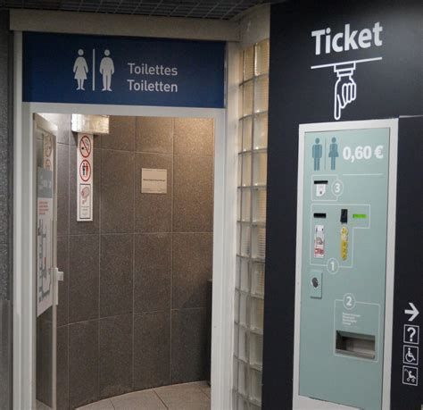 Installations Sanitaires Dans Les Gares Et à Bord Des Trains