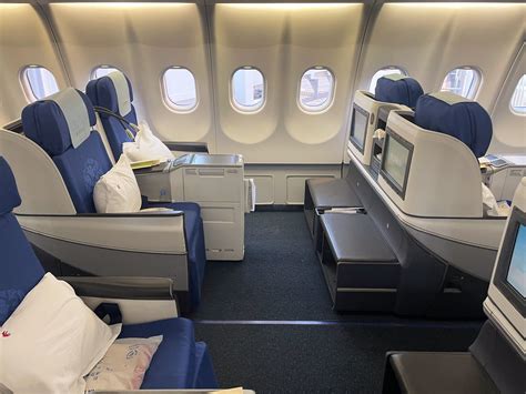 Review China Eastern Business Class 33e Pvg Hnd
