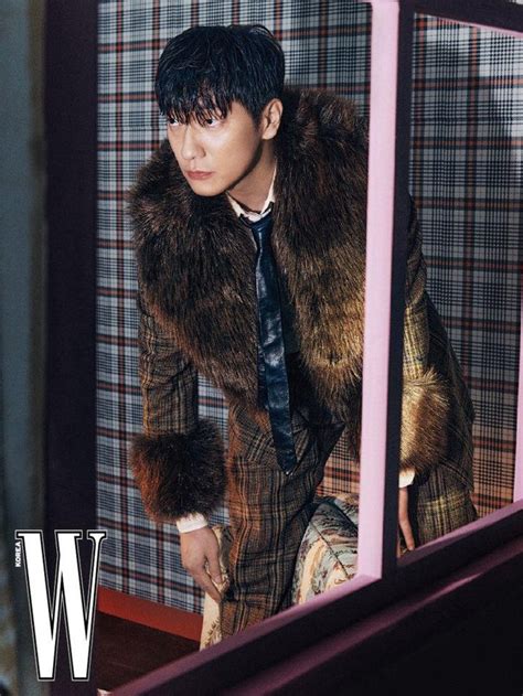 Son Suk Ku Tampil Karismatik Dan Menawan Dalam Balutan Outfit Gucci Di